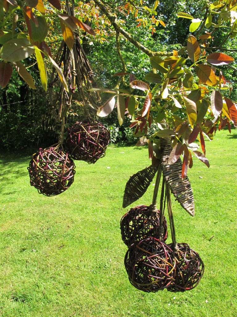 Willow – Liz Walsh Willow Sculpture & Ceramics. Exhibitions and commissions